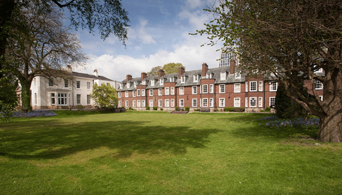 University of Manchester Accommodation: Residence Halls, Price, and ...